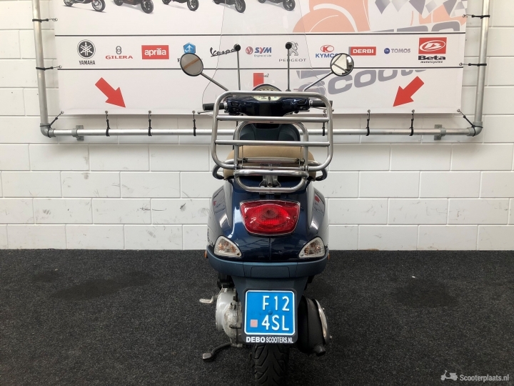 Vespa LX 50 blauw